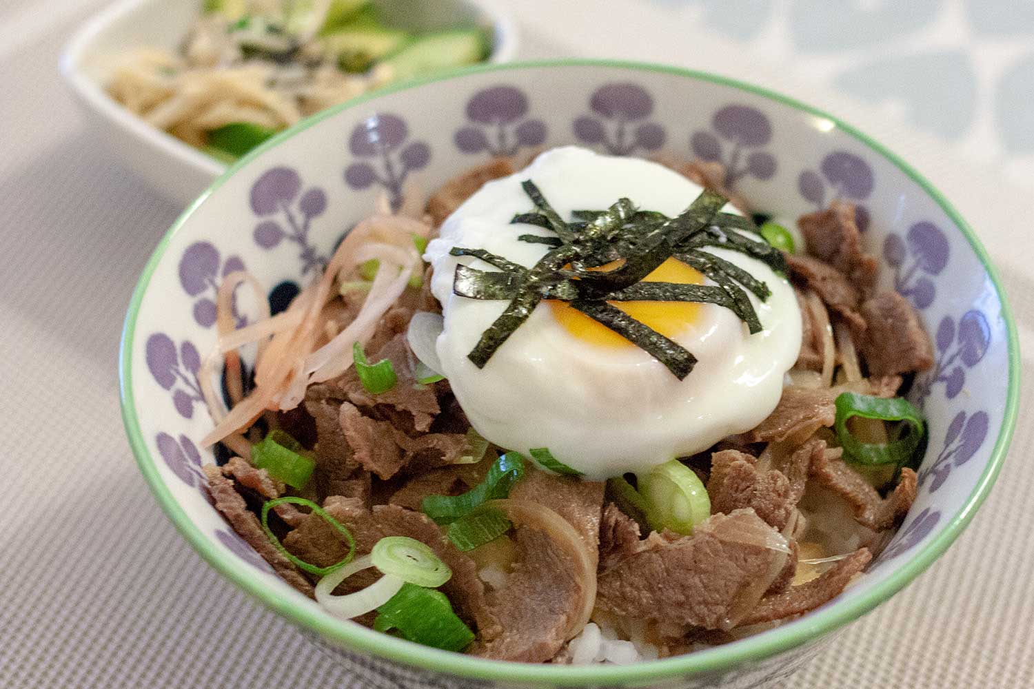 Donburi au boeuf : la recette facile du gyudon japonais