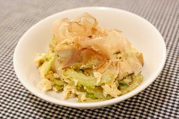 Gôya chanpuru : recette japonaise de sauté de concombre amer